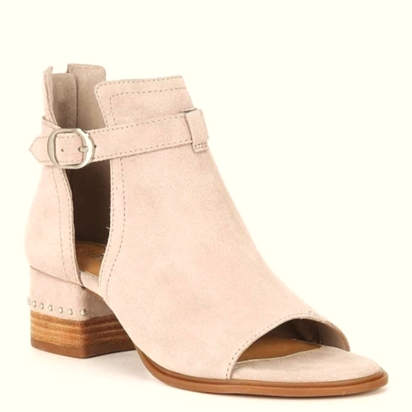 Chelsea & Violet | Shoes | Chelsea Violet The Hendricks Womens Shooties ...